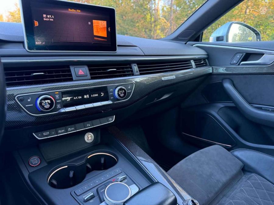 Black Audi S5 2019 in Siauliai, with an engine capacity of 3.00 L and mileage of 181 thousand km for 25999 €, photo 22 on AUTOMOTO.COM.LV
