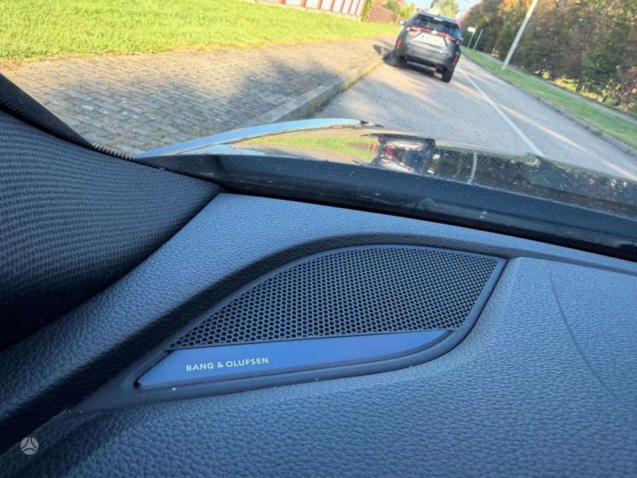 Black Audi S5 2019 in Siauliai, with an engine capacity of 3.00 L and mileage of 181 thousand km for 25999 €, photo 26 on AUTOMOTO.COM.LV