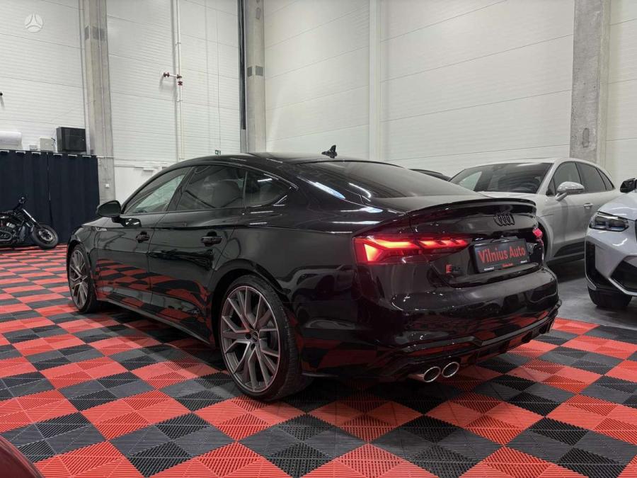 Melns Audi S5 2022 Viļņa, ar dzinēja tilpumu 3.00 L un nobraukumu 61 tūkst. km par 39400 €, foto 6 vietnē AUTOMOTO.COM.LV