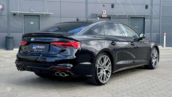 Melns Audi S5 2022 Viļņa, ar dzinēja tilpumu 3.00 L un nobraukumu 61 tūkst. km par 35890 €, foto 3 vietnē AUTOMOTO.COM.LV