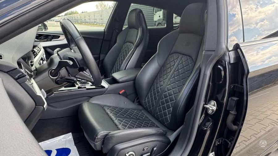 Melns Audi S5 2022 Viļņa, ar dzinēja tilpumu 3.00 L un nobraukumu 61 tūkst. km par 35890 €, foto 15 vietnē AUTOMOTO.COM.LV