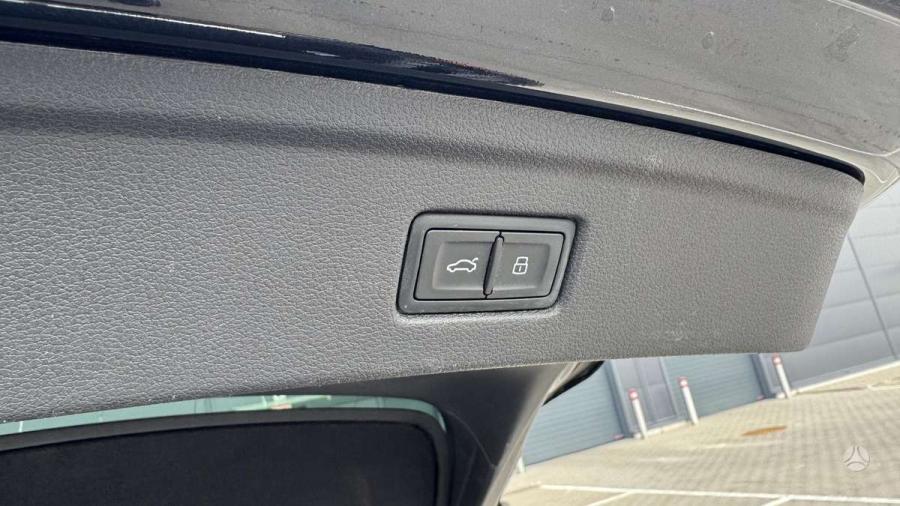 Melns Audi S5 2022 Viļņa, ar dzinēja tilpumu 3.00 L un nobraukumu 61 tūkst. km par 35890 €, foto 24 vietnē AUTOMOTO.COM.LV