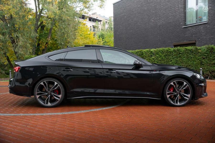 Black Audi S5 2023 in Vilnius, with an engine capacity of 3.00 L and mileage of 29 thousand km for 37950 €, photo 4 on AUTOMOTO.COM.LV