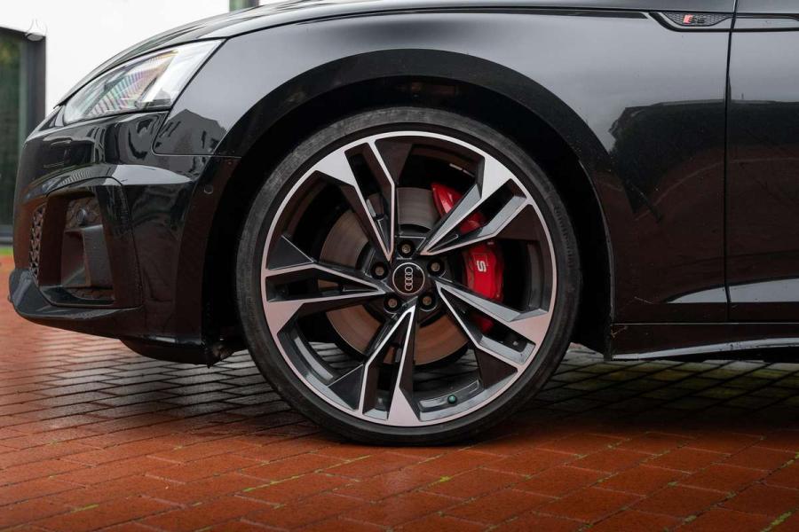 Black Audi S5 2023 in Vilnius, with an engine capacity of 3.00 L and mileage of 29 thousand km for 37950 €, photo 11 on AUTOMOTO.COM.LV