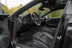 Black Audi S5 2023 in Vilnius, with an engine capacity of 3.00 L and mileage of 29 thousand km for 37950 €, photo 13 on AUTOMOTO.COM.LV