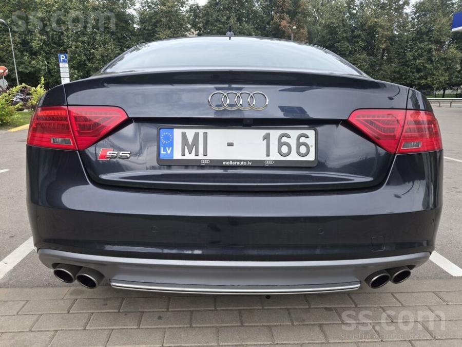 Blue Audi S5 2012 in Riga, with an engine capacity of 3.00 L and mileage of 331 thousand km for 9900 €, photo 4 on AUTOMOTO.COM.LV