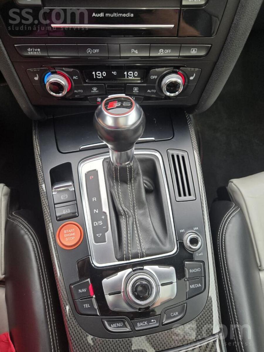 Blue Audi S5 2012 in Riga, with an engine capacity of 3.00 L and mileage of 331 thousand km for 9900 €, photo 7 on AUTOMOTO.COM.LV