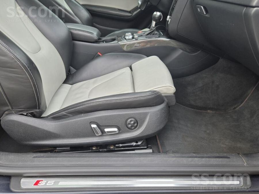 Blue Audi S5 2012 in Riga, with an engine capacity of 3.00 L and mileage of 331 thousand km for 9900 €, photo 8 on AUTOMOTO.COM.LV