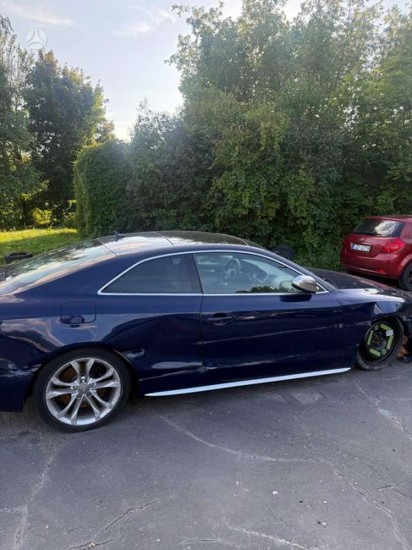 Blue Audi S5 2013 in Riga, with an engine capacity of 3.00 L and mileage of 190 thousand km for 6000 €, photo 2 on AUTOMOTO.COM.LV
