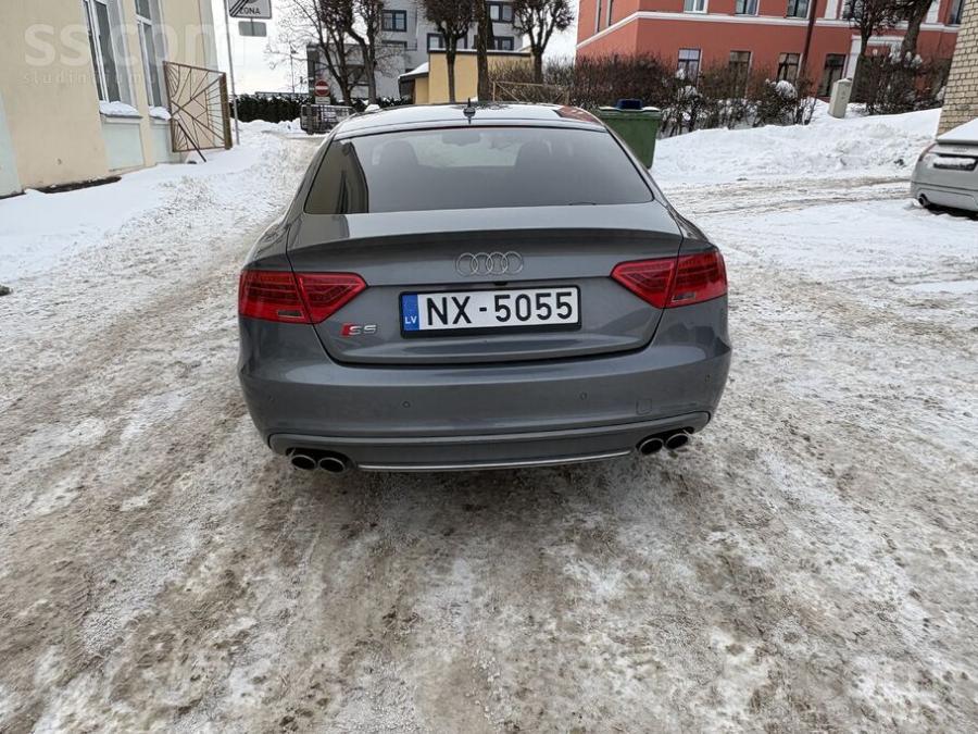 Zils Audi S5 2013 Madona, ar dzinēja tilpumu 3.00 L un nobraukumu 235 tūkst. km par 15750 €, foto 6 vietnē AUTOMOTO.COM.LV