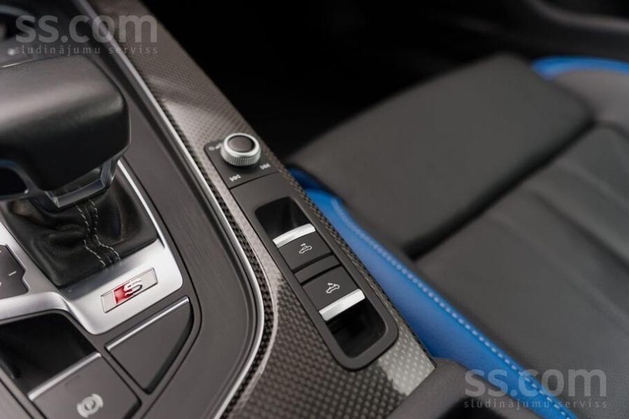 Pelēks Audi S5 2019 Rīga, ar dzinēja tilpumu 3.00 L un nobraukumu 39 tūkst. km par 34990 €, foto 33 vietnē AUTOMOTO.COM.LV