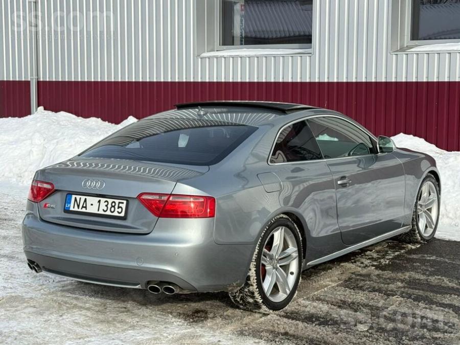 Grey Audi S5 2008 in Riga, with an engine capacity of 4.20 L and mileage of 250 thousand km for 6990 €, photo 4 on AUTOMOTO.COM.LV