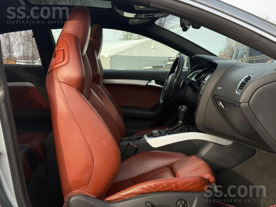Grey Audi S5 2008 in Riga, with an engine capacity of 4.20 L and mileage of 250 thousand km for 6990 €, photo 10 on AUTOMOTO.COM.LV