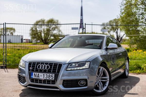 Pelēks Audi S5 2008 Rīga, ar dzinēja tilpumu 4.20 L un nobraukumu 250 tūkst. km par 11990 €, foto 1 vietnē AUTOMOTO.COM.LV