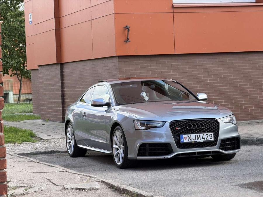 Pelēks Audi S5 2010 Klaipėda, ar dzinēja tilpumu 4.16 L un nobraukumu 145 tūkst. km par 11000 €, foto 5 vietnē AUTOMOTO.COM.LV