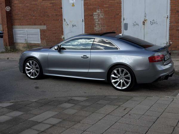 Audi S5 2010 in Klaipeda on AUTOMOTO.COM.LV Grey Audi S5 2010 in Klaipeda, with an engine capacity of 4.16 L and mileage of 145 thousand km for 11000 β¬, photo 6 on AUTOMOTO.COM.LV