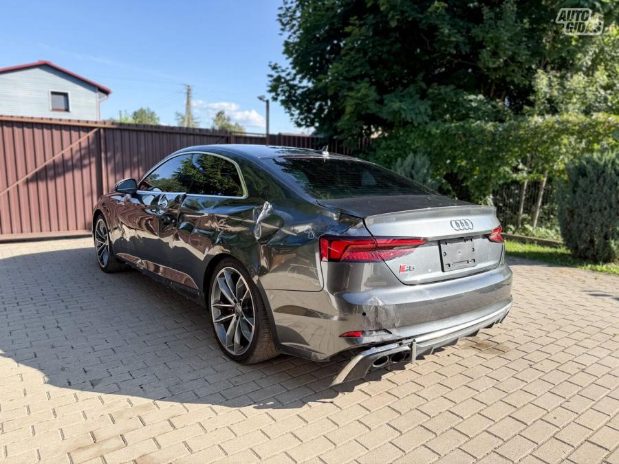 Grey Audi S5 2018 in Vilnius, with an engine capacity of 3.00 L and mileage of 221 thousand km for 13950 €, photo 5 on AUTOMOTO.COM.LV