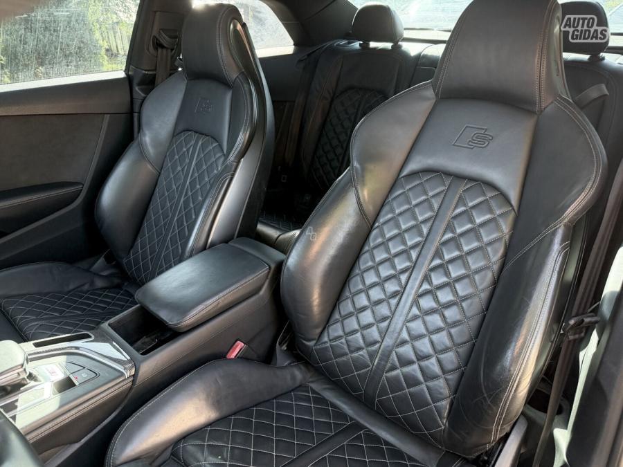 Grey Audi S5 2018 in Vilnius, with an engine capacity of 3.00 L and mileage of 221 thousand km for 13950 €, photo 12 on AUTOMOTO.COM.LV