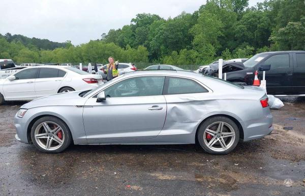 Grey Audi S5 2018 in Vilnius, with an engine capacity of 3.00 L and mileage of 305 thousand km for 11700 €, photo 6 on AUTOMOTO.COM.LV