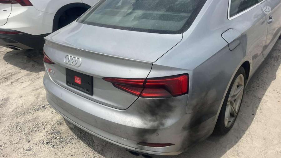 Grey Audi S5 2018 in Vilnius, with an engine capacity of 3.00 L and mileage of 305 thousand km for 11700 €, photo 10 on AUTOMOTO.COM.LV