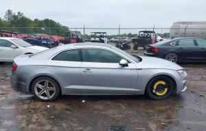 Grey Audi S5 2018 in Vilnius, with an engine capacity of 3.00 L and mileage of 305 thousand km for 11700 €, photo 12 on AUTOMOTO.COM.LV