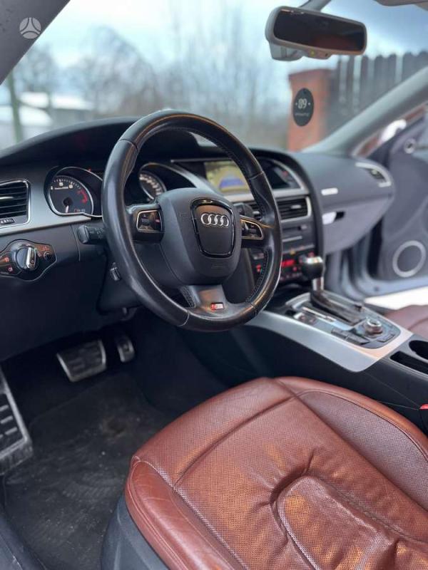 Pelēks Audi S5 2010 Rīga, ar dzinēja tilpumu 3.00 L un nobraukumu 245 tūkst. km par 11600 €, foto 3 vietnē AUTOMOTO.COM.LV
