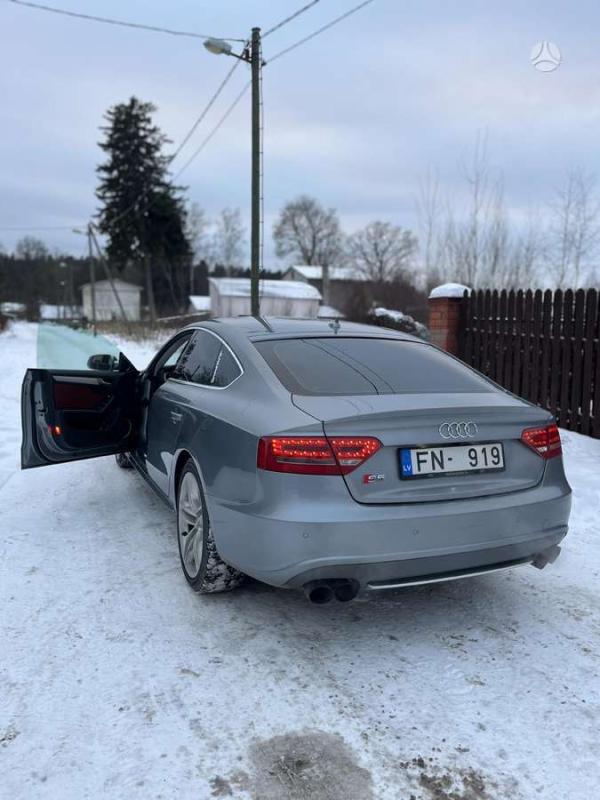Pelēks Audi S5 2010 Rīga, ar dzinēja tilpumu 3.00 L un nobraukumu 245 tūkst. km par 11600 €, foto 5 vietnē AUTOMOTO.COM.LV