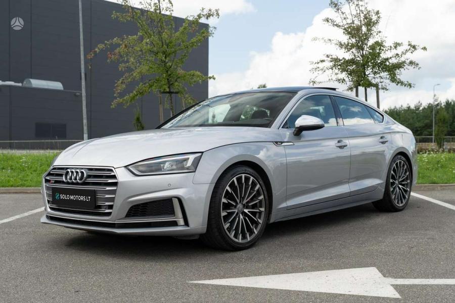 Grey Audi S5 2018 in Vilnius, with an engine capacity of 3.00 L and mileage of 144 thousand km for 23850 €, photo 3 on AUTOMOTO.COM.LV