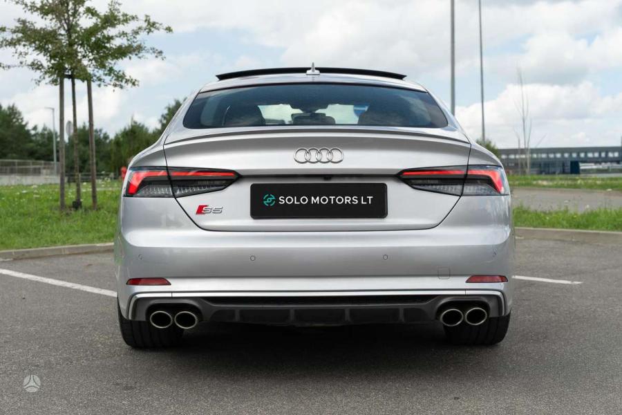 Grey Audi S5 2018 in Vilnius, with an engine capacity of 3.00 L and mileage of 144 thousand km for 23850 €, photo 7 on AUTOMOTO.COM.LV