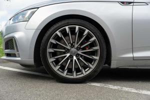 Grey Audi S5 2018 in Vilnius, with an engine capacity of 3.00 L and mileage of 144 thousand km for 23850 €, photo 13 on AUTOMOTO.COM.LV