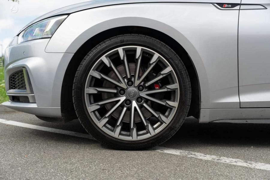 Grey Audi S5 2018 in Vilnius, with an engine capacity of 3.00 L and mileage of 144 thousand km for 23850 €, photo 13 on AUTOMOTO.COM.LV
