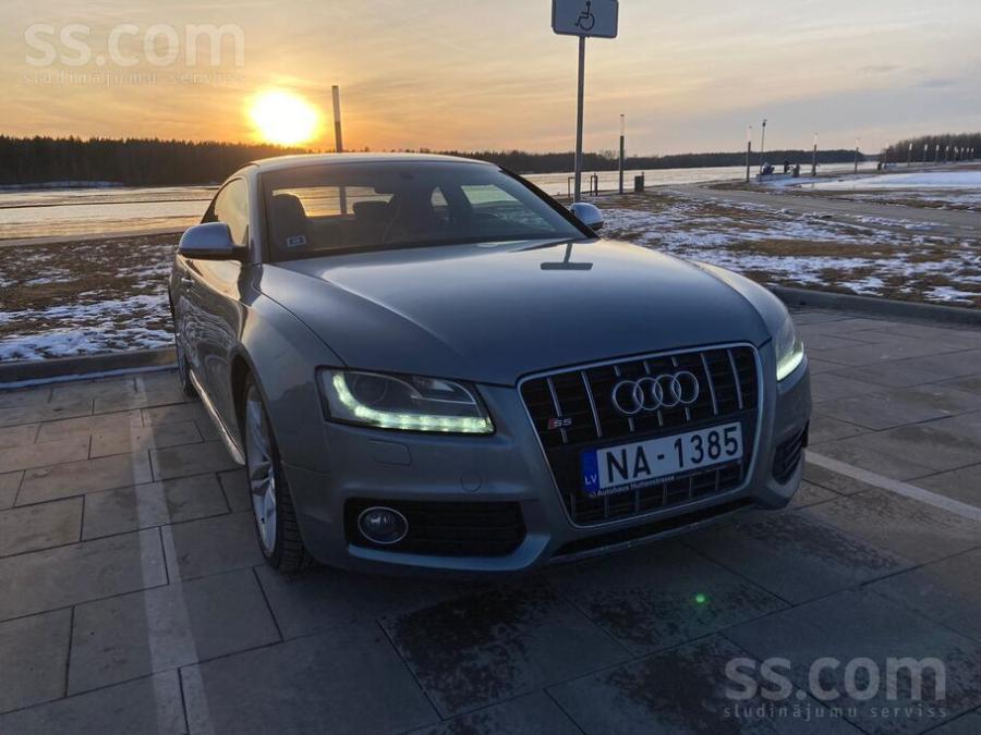 Pelēks Audi S5 2008 Ogre, ar dzinēja tilpumu 4.20 L un nobraukumu 249 tūkst. km par 9000 €, foto 1 vietnē AUTOMOTO.COM.LV