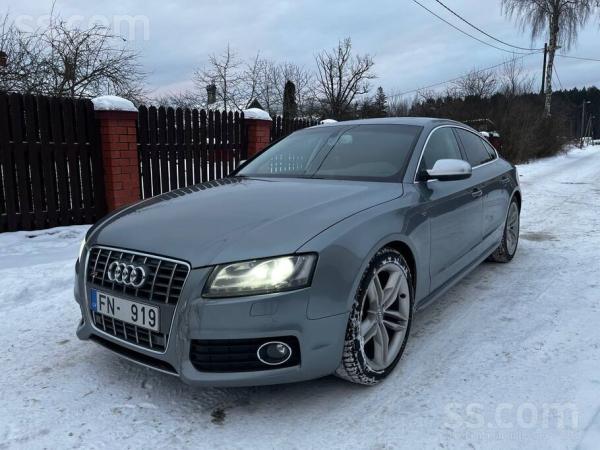Pelēks Audi S5 2010 Rīga, ar dzinēja tilpumu 3.00 L un nobraukumu 244 tūkst. km par 11600 €, foto 1 vietnē AUTOMOTO.COM.LV