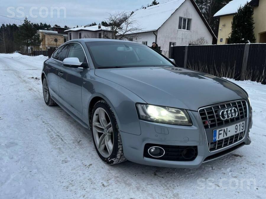 Grey Audi S5 2010 in Riga, with an engine capacity of 3.00 L and mileage of 244 thousand km for 11600 €, photo 2 on AUTOMOTO.COM.LV