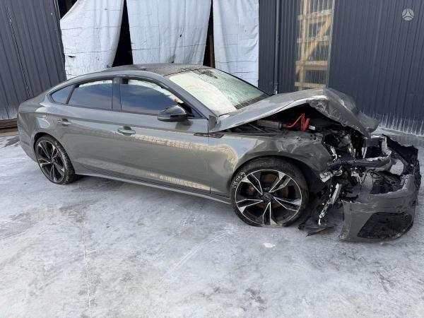 Audi S5 2025 Šauļi vietnē Pelēks Audi S5 2025 Šauļi, ar dzinēja tilpumu 3.00 L un nobraukumu 27 tūkst. km par 12400 €, foto 10 vietnē AUTOMOTO.COM.LV