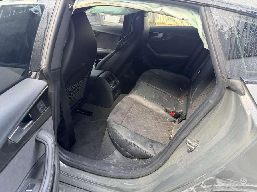 Pelēks Audi S5 2025 Šauļi, ar dzinēja tilpumu 3.00 L un nobraukumu 27 tūkst. km par 12400 €, foto 14 vietnē AUTOMOTO.COM.LV