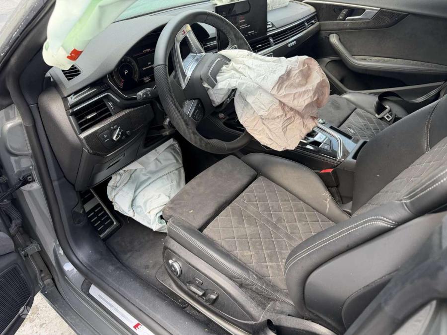 Pelēks Audi S5 2025 Šauļi, ar dzinēja tilpumu 3.00 L un nobraukumu 27 tūkst. km par 12400 €, foto 16 vietnē AUTOMOTO.COM.LV
