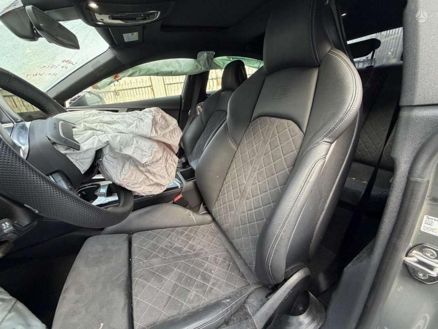 Pelēks Audi S5 2025 Šauļi, ar dzinēja tilpumu 3.00 L un nobraukumu 27 tūkst. km par 12400 €, foto 17 vietnē AUTOMOTO.COM.LV