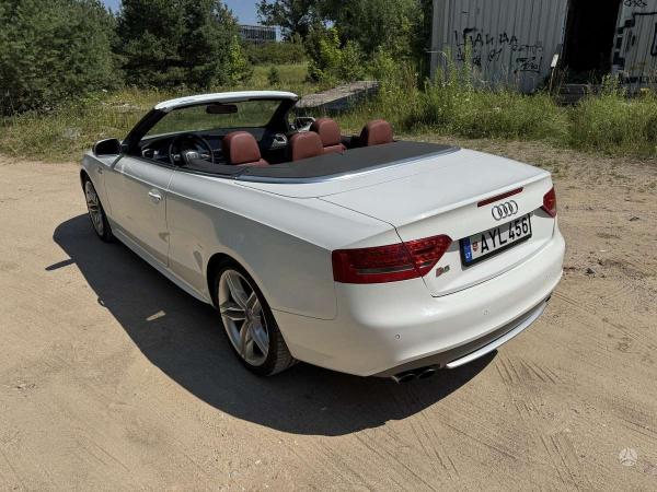White Audi S5 2010 in Vilnius, with an engine capacity of 3.00 L and mileage of 294 thousand km for 8900 €, photo 6 on AUTOMOTO.COM.LV