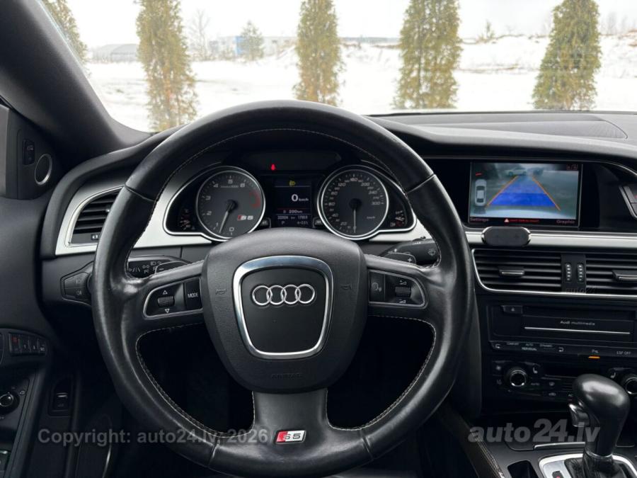Balts Audi S5 2009 Tallina, ar dzinēja tilpumu 4.20 L un nobraukumu 333 tūkst. km par 10300 €, foto 11 vietnē AUTOMOTO.COM.LV
