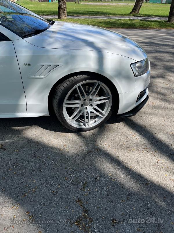 Balts Audi S5 2010 Tallina, ar dzinēja tilpumu 4.20 L un nobraukumu 145 tūkst. km par 14900 €, foto 2 vietnē AUTOMOTO.COM.LV