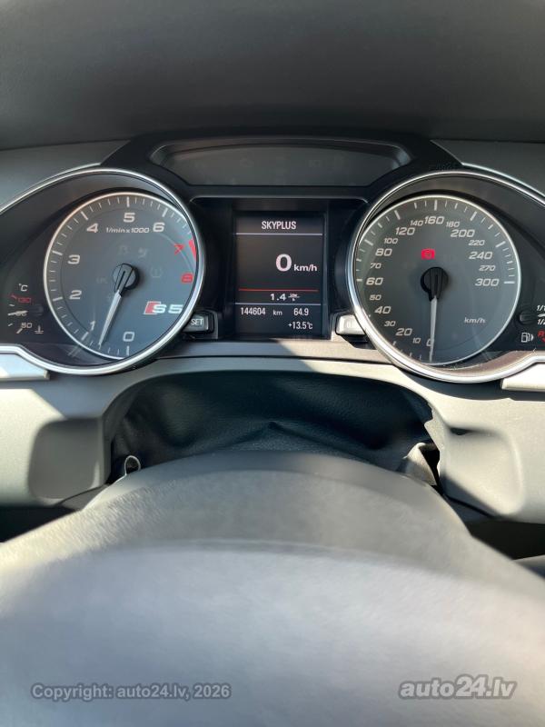 Balts Audi S5 2010 Tallina, ar dzinēja tilpumu 4.20 L un nobraukumu 145 tūkst. km par 14900 €, foto 3 vietnē AUTOMOTO.COM.LV
