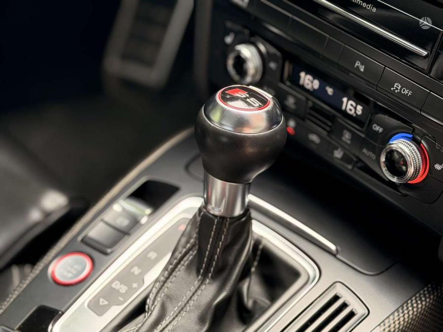 Balts Audi S5 2014 Kauņa, ar dzinēja tilpumu 3.00 L un nobraukumu 215 tūkst. km par 14500 €, foto 13 vietnē AUTOMOTO.COM.LV