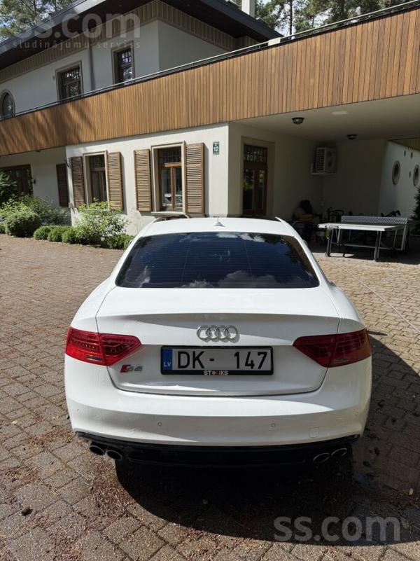 White Audi S5 2014 in Riga, with an engine capacity of 3.00 L and mileage of 183 thousand km for 13500 €, photo 3 on AUTOMOTO.COM.LV