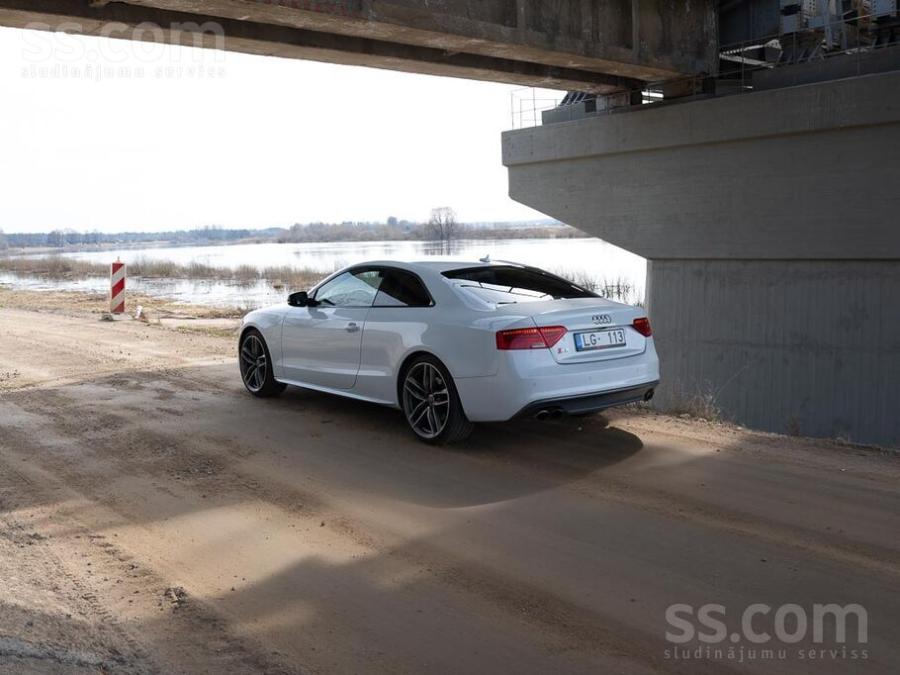 Balts Audi S5 2016 Daugavpils, ar dzinēja tilpumu 3.00 L un nobraukumu 230 tūkst. km par 16500 €, foto 7 vietnē AUTOMOTO.COM.LV