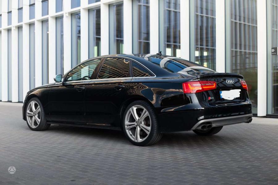 Black Audi S6 2013 in Vilnius, with an engine capacity of 3.99 L and mileage of 186 thousand km for 16200 €, photo 5 on AUTOMOTO.COM.LV