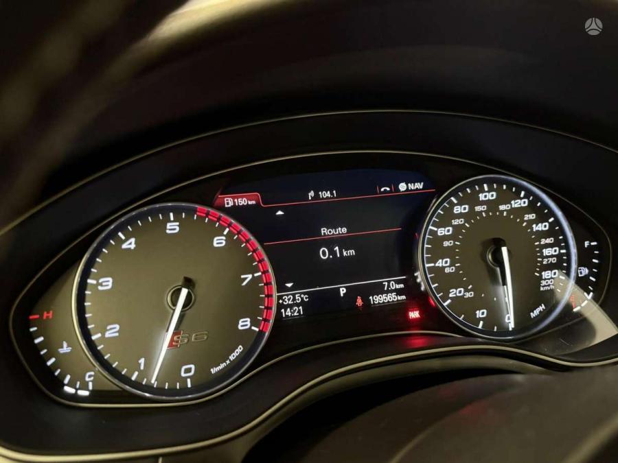 Black Audi S6 2013 in Marijampole, with an engine capacity of 3.99 L and mileage of 200 thousand km for 17500 €, photo 9 on AUTOMOTO.COM.LV