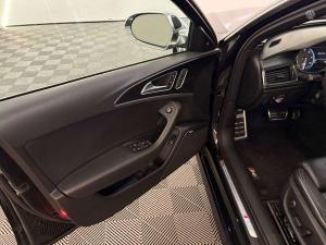 Black Audi S6 2013 in Marijampole, with an engine capacity of 3.99 L and mileage of 200 thousand km for 17500 €, photo 30 on AUTOMOTO.COM.LV