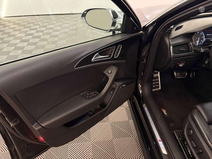 Black Audi S6 2013 in Marijampole, with an engine capacity of 3.99 L and mileage of 200 thousand km for 17500 €, photo 30 on AUTOMOTO.COM.LV