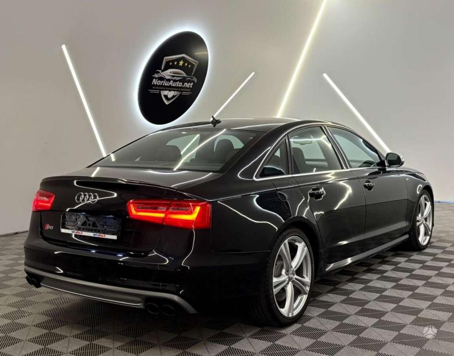 Black Audi S6 2013 in Marijampole, with an engine capacity of 3.99 L and mileage of 200 thousand km for 17500 €, photo 35 on AUTOMOTO.COM.LV